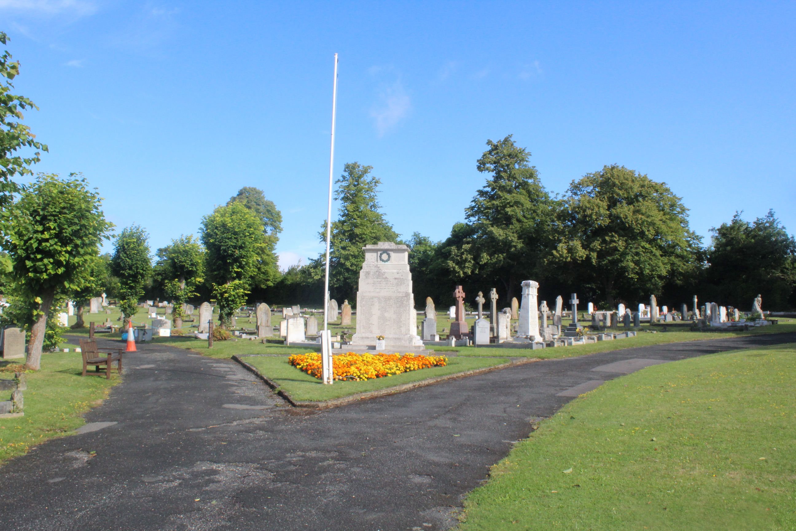 SNODLAND - War Memorials Online